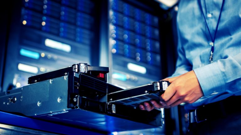 How to rack a server: Step by step installation - RackSolutions