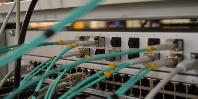 Do rackmount servers really need to be rack mounted? - RackSolutions